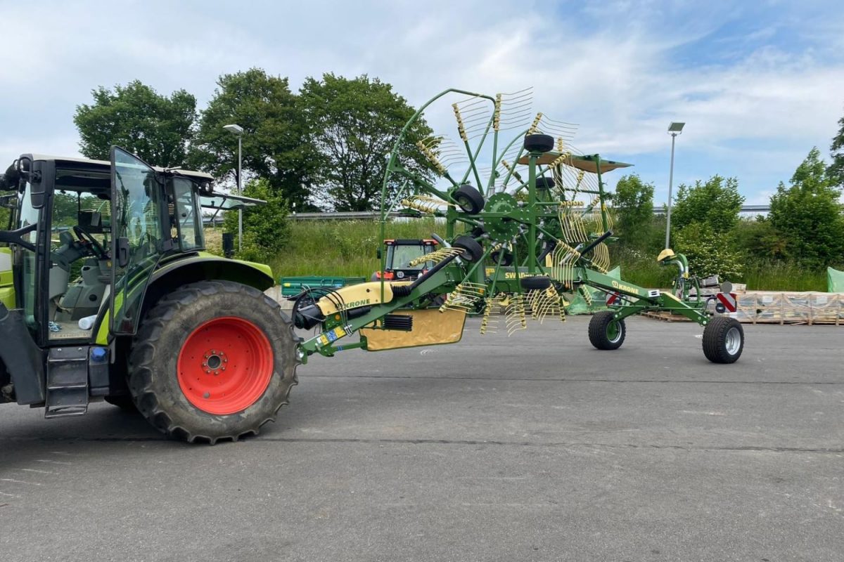 Zwei neue Krone Schwader - Rademacher Landtechnik